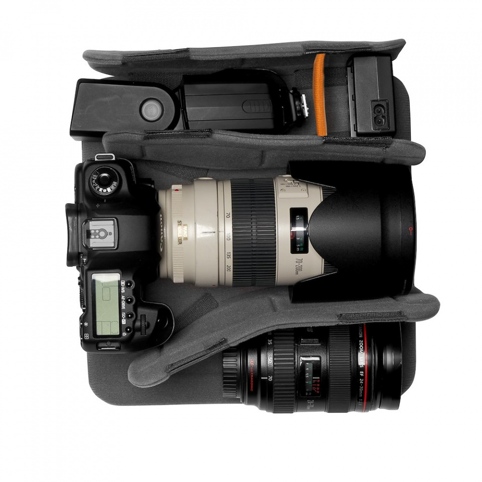 Lowepro ProTactic BP 300 AW II (Black) | fotoeshop.cz